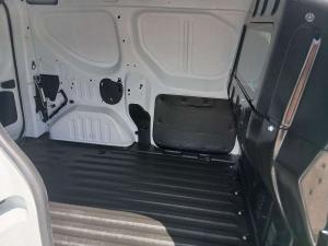 White Renault Express 2021 in Marijampole, with an engine capacity of 1.46 L and mileage of 124 thousand km for 8150 €, photo 34 on AUTOMOTO.COM.LV