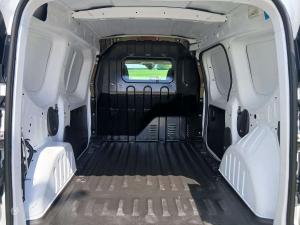 White Renault Express 2021 in Marijampole, with an engine capacity of 1.46 L and mileage of 124 thousand km for 8150 €, photo 36 on AUTOMOTO.COM.LV