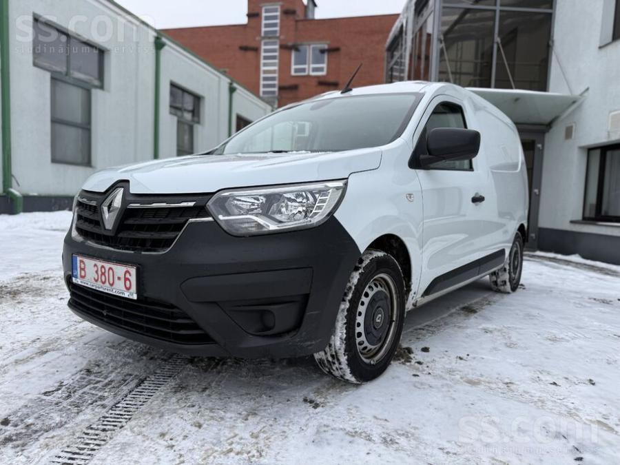 White Renault Express 2022 in Riga, with an engine capacity of 1.50 L and mileage of 74 thousand km for 9950 €, photo 1 on AUTOMOTO.COM.LV