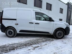 White Renault Express 2022 in Riga, with an engine capacity of 1.50 L and mileage of 74 thousand km for 9950 €, photo 3 on AUTOMOTO.COM.LV