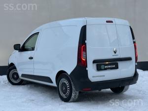 White Renault Express 2022 in Riga, with an engine capacity of 1.50 L and mileage of 86 thousand km for 13550 €, photo 6 on AUTOMOTO.COM.LV