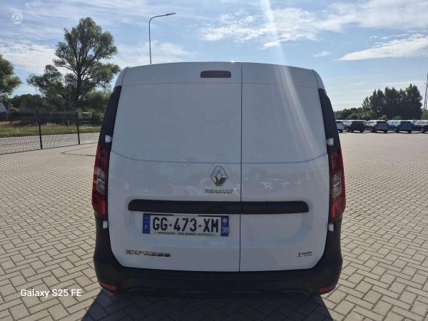 White Renault Express 2022 in Taurage, with an engine capacity of 1.30 L and mileage of 92 thousand km for 6413 €, photo 6 on AUTOMOTO.COM.LV