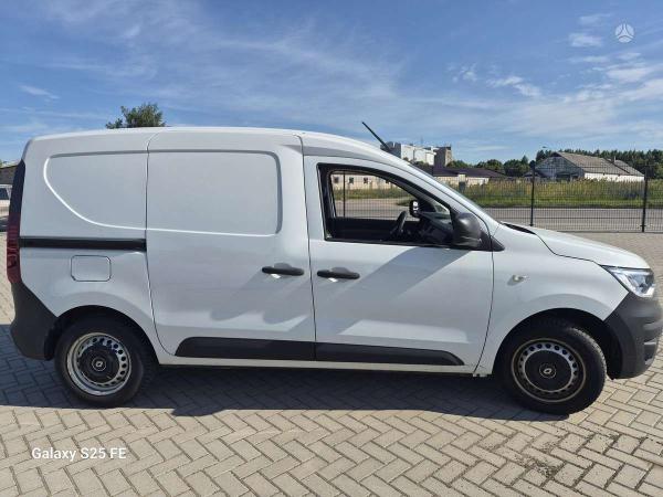 White Renault Express 2022 in Taurage, with an engine capacity of 1.30 L and mileage of 92 thousand km for 6413 €, photo 7 on AUTOMOTO.COM.LV