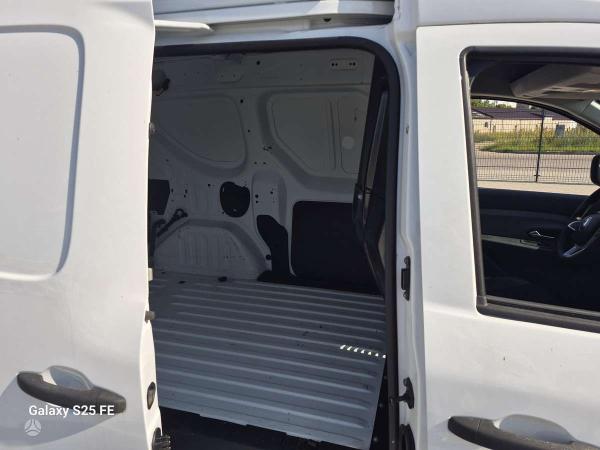 White Renault Express 2022 in Taurage, with an engine capacity of 1.30 L and mileage of 92 thousand km for 6413 €, photo 9 on AUTOMOTO.COM.LV