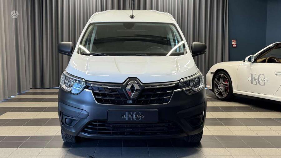 White Renault Express 2022 in Riga, with an engine capacity of 0.00 L and mileage of 67 thousand km for 10990 €, photo 3 on AUTOMOTO.COM.LV