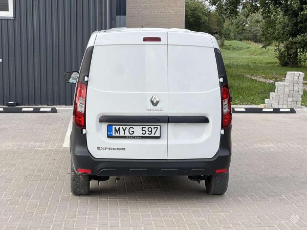 Balts Renault Express 2022 Kelmė, ar dzinēja tilpumu 1.40 L un nobraukumu 15 tūkst. km par 10100 €, foto 6 vietnē AUTOMOTO.COM.LV
