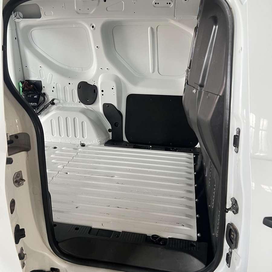 Balts Renault Express 2022 Kelmė, ar dzinēja tilpumu 1.40 L un nobraukumu 15 tūkst. km par 10100 €, foto 13 vietnē AUTOMOTO.COM.LV