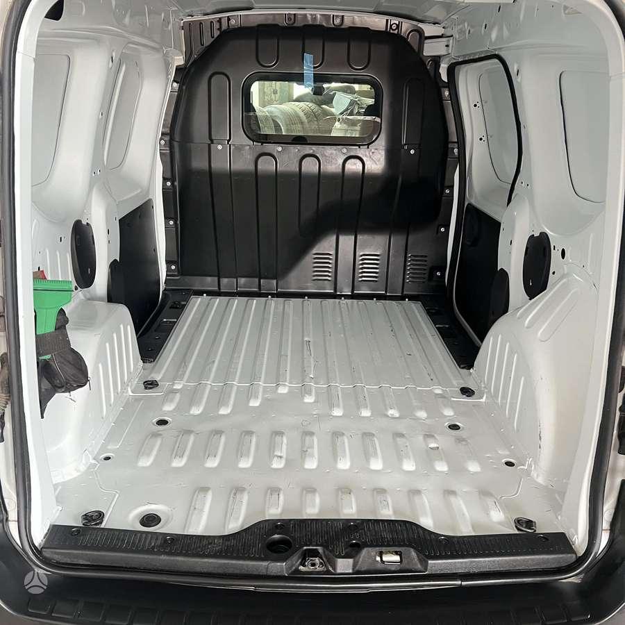 Balts Renault Express 2022 Kelmė, ar dzinēja tilpumu 1.40 L un nobraukumu 15 tūkst. km par 10100 €, foto 14 vietnē AUTOMOTO.COM.LV