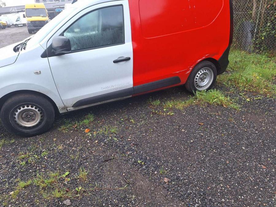 White Renault Express 2023 in Taurage, with an engine capacity of 1.50 L and mileage of 900 thousand km for 2700 €, photo 1 on AUTOMOTO.COM.LV