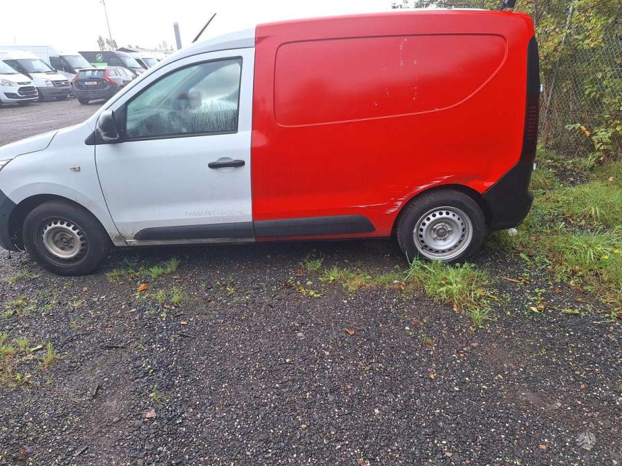 White Renault Express 2023 in Taurage, with an engine capacity of 1.50 L and mileage of 900 thousand km for 2700 €, photo 4 on AUTOMOTO.COM.LV
