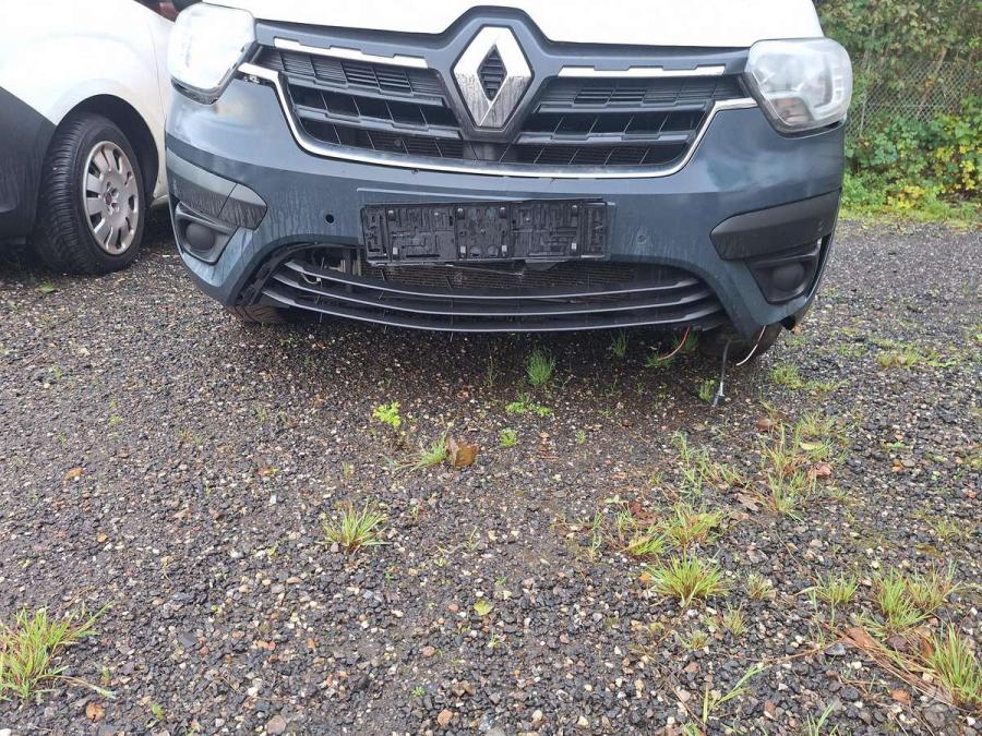 White Renault Express 2023 in Taurage, with an engine capacity of 1.50 L and mileage of 900 thousand km for 2700 €, photo 6 on AUTOMOTO.COM.LV