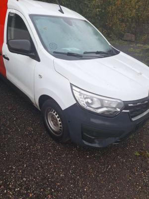 White Renault Express 2023 in Taurage, with an engine capacity of 1.50 L and mileage of 900 thousand km for 2700 €, photo 13 on AUTOMOTO.COM.LV