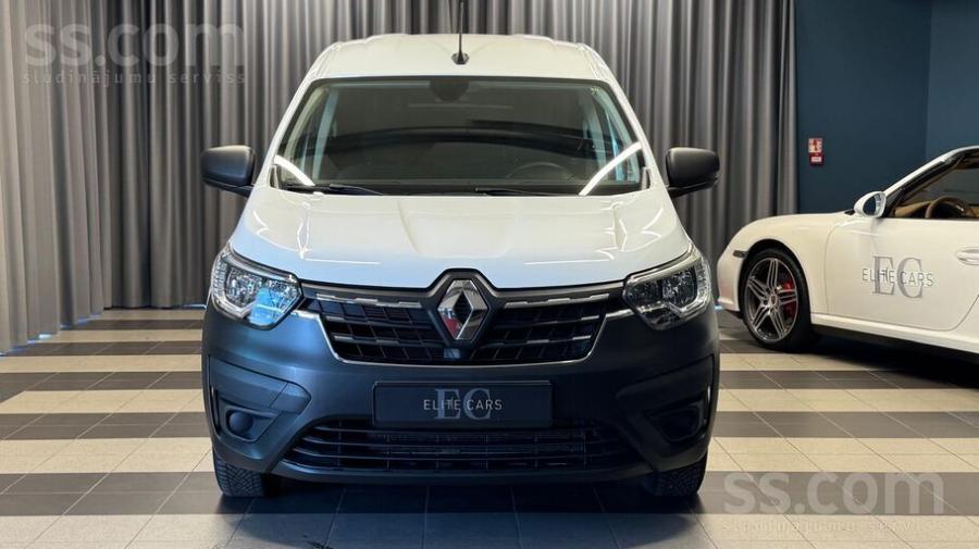 White Renault Express 2022 in Riga, with an engine capacity of 1.50 L and mileage of 67 thousand km for 10990 €, photo 4 on AUTOMOTO.COM.LV