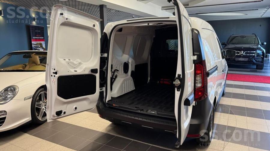 White Renault Express 2022 in Riga, with an engine capacity of 1.50 L and mileage of 67 thousand km for 10990 €, photo 14 on AUTOMOTO.COM.LV