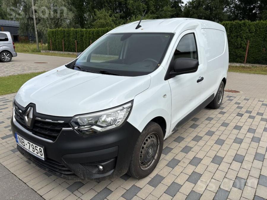 White Renault Express 2022 in Riga, with an engine capacity of 1.50 L and mileage of 42 thousand km for 10890 €, photo 1 on AUTOMOTO.COM.LV