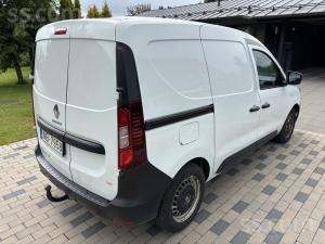 White Renault Express 2022 in Riga, with an engine capacity of 1.50 L and mileage of 42 thousand km for 10890 €, photo 3 on AUTOMOTO.COM.LV