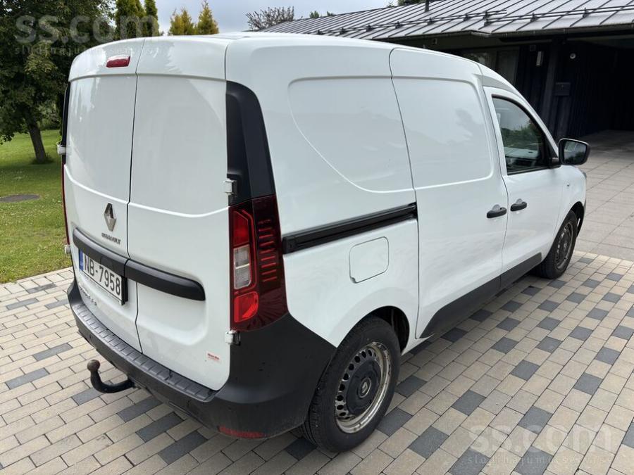 White Renault Express 2022 in Riga, with an engine capacity of 1.50 L and mileage of 42 thousand km for 10890 €, photo 3 on AUTOMOTO.COM.LV