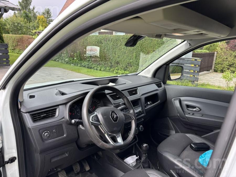 White Renault Express 2022 in Riga, with an engine capacity of 1.50 L and mileage of 42 thousand km for 10890 €, photo 4 on AUTOMOTO.COM.LV