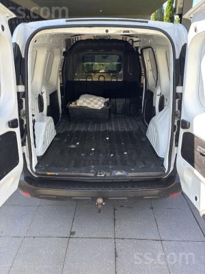 White Renault Express 2022 in Riga, with an engine capacity of 1.50 L and mileage of 42 thousand km for 10890 €, photo 6 on AUTOMOTO.COM.LV