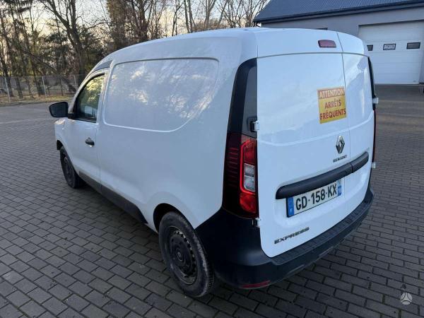 White Renault Express 2021 in Marijampole, with an engine capacity of 1.46 L and mileage of 290 thousand km for 4100 €, photo 8 on AUTOMOTO.COM.LV