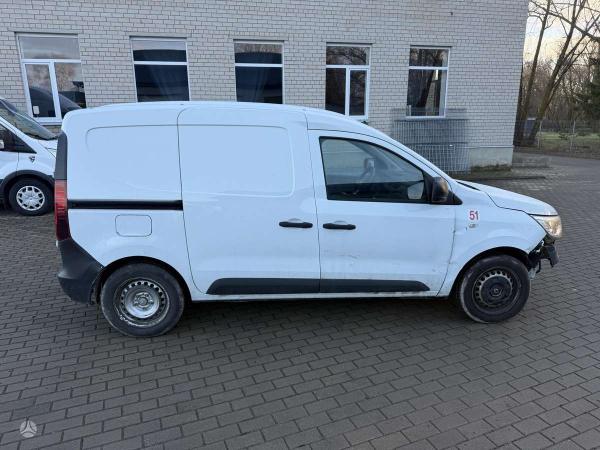 White Renault Express 2021 in Marijampole, with an engine capacity of 1.46 L and mileage of 290 thousand km for 4100 €, photo 9 on AUTOMOTO.COM.LV