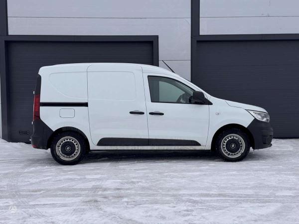 White Renault Express 2022 in Vilnius, with an engine capacity of 1.46 L and mileage of 45 thousand km for 12500 €, photo 5 on AUTOMOTO.COM.LV