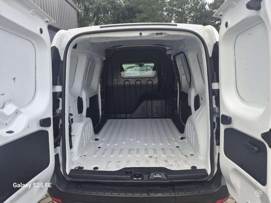 Balts Renault Express 2022 Tauragė, ar dzinēja tilpumu 1.33 L un nobraukumu 92 tūkst. km par 6800 €, foto 10 vietnē AUTOMOTO.COM.LV