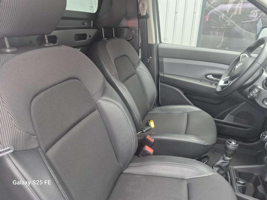Balts Renault Express 2022 Tauragė, ar dzinēja tilpumu 1.33 L un nobraukumu 92 tūkst. km par 6800 €, foto 14 vietnē AUTOMOTO.COM.LV