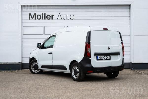White Renault Express 2023 in Riga, with an engine capacity of 1.50 L and mileage of 38 thousand km for 12950 €, photo 4 on AUTOMOTO.COM.LV