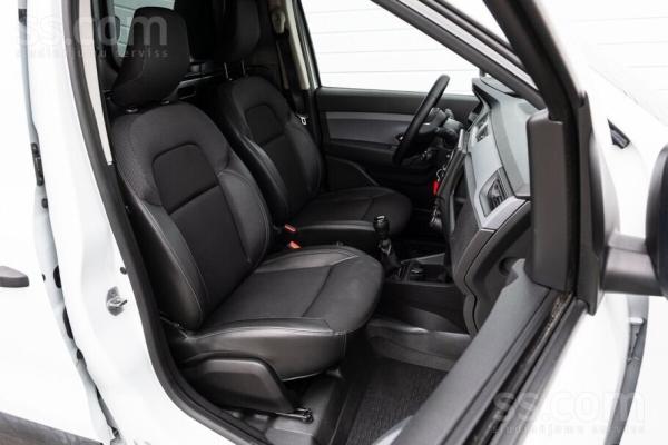 White Renault Express 2023 in Riga, with an engine capacity of 1.50 L and mileage of 38 thousand km for 12950 €, photo 6 on AUTOMOTO.COM.LV