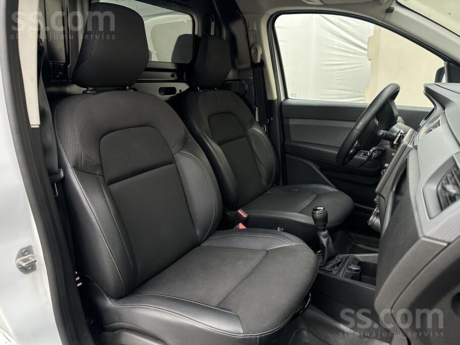 White Renault Express 2023 in Riga, with an engine capacity of 1.30 L and mileage of 118 thousand km for 14950 €, photo 11 on AUTOMOTO.COM.LV