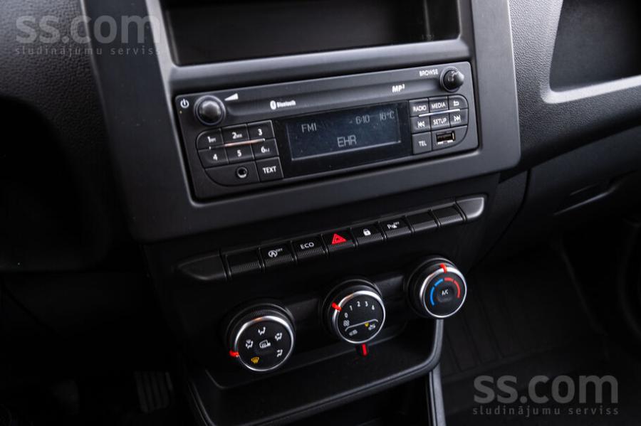 White Renault Express 2023 in Jelgava, with an engine capacity of 1.50 L and mileage of 51 thousand km for 14950 €, photo 12 on AUTOMOTO.COM.LV