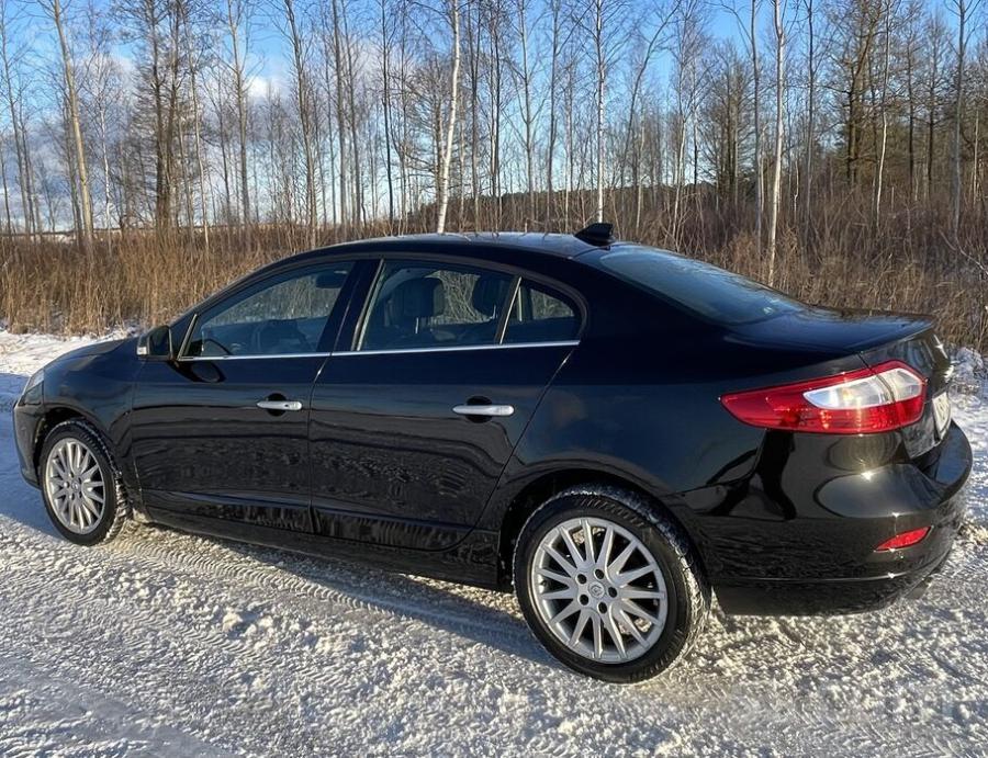 Black Renault Fluence 2011 in Riga, with an engine capacity of 2.00 L and mileage of 241 thousand km for 3550 €, photo 3 on AUTOMOTO.COM.LV