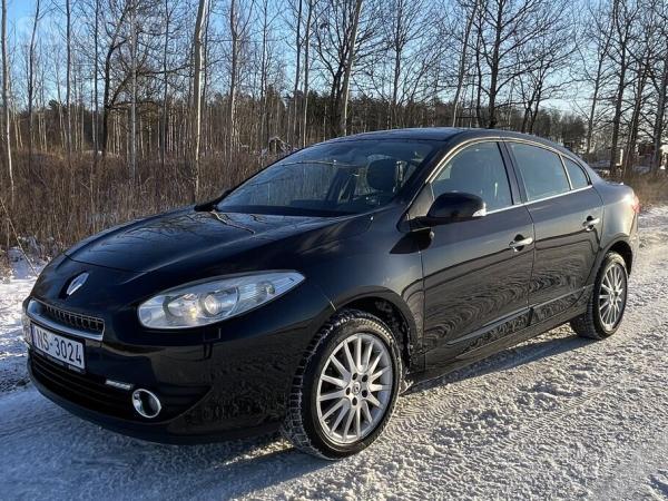 Black Renault Fluence 2011 in Riga, with an engine capacity of 2.00 L and mileage of 241 thousand km for 3550 €, photo 5 on AUTOMOTO.COM.LV