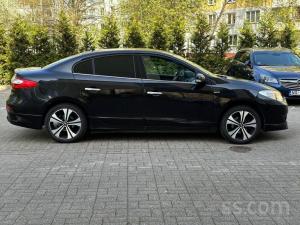 Melns Renault Fluence 2012 Rīga, ar dzinēja tilpumu 2.00 L un nobraukumu 318 tūkst. km par 3500 €, foto 5 vietnē AUTOMOTO.COM.LV