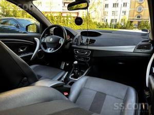 Melns Renault Fluence 2012 Rīga, ar dzinēja tilpumu 2.00 L un nobraukumu 318 tūkst. km par 3500 €, foto 12 vietnē AUTOMOTO.COM.LV