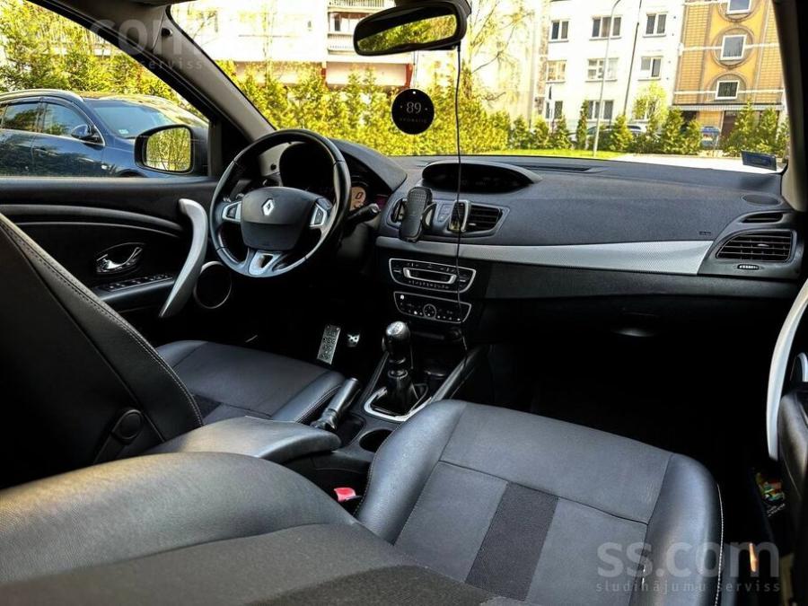 Melns Renault Fluence 2012 Rīga, ar dzinēja tilpumu 2.00 L un nobraukumu 318 tūkst. km par 3500 €, foto 12 vietnē AUTOMOTO.COM.LV