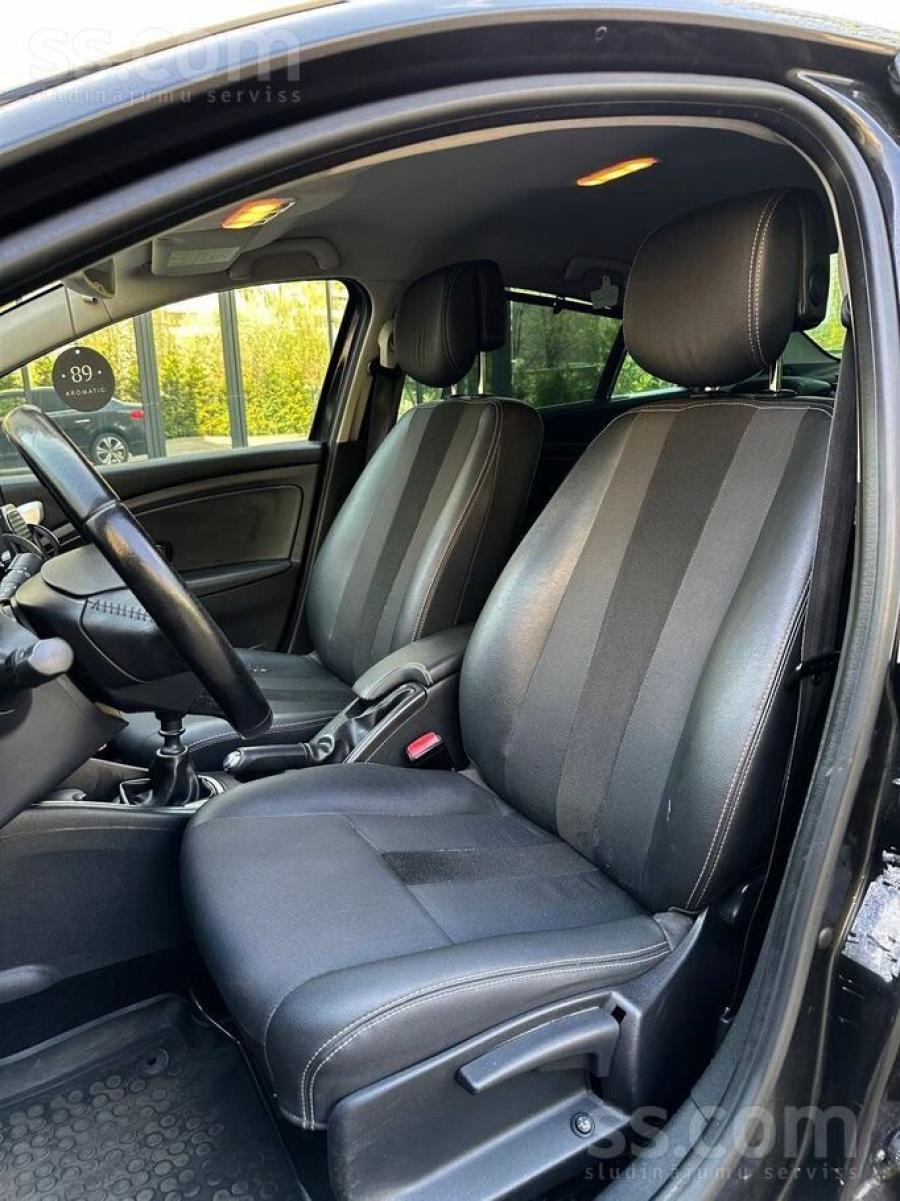 Melns Renault Fluence 2012 Rīga, ar dzinēja tilpumu 2.00 L un nobraukumu 318 tūkst. km par 3500 €, foto 13 vietnē AUTOMOTO.COM.LV