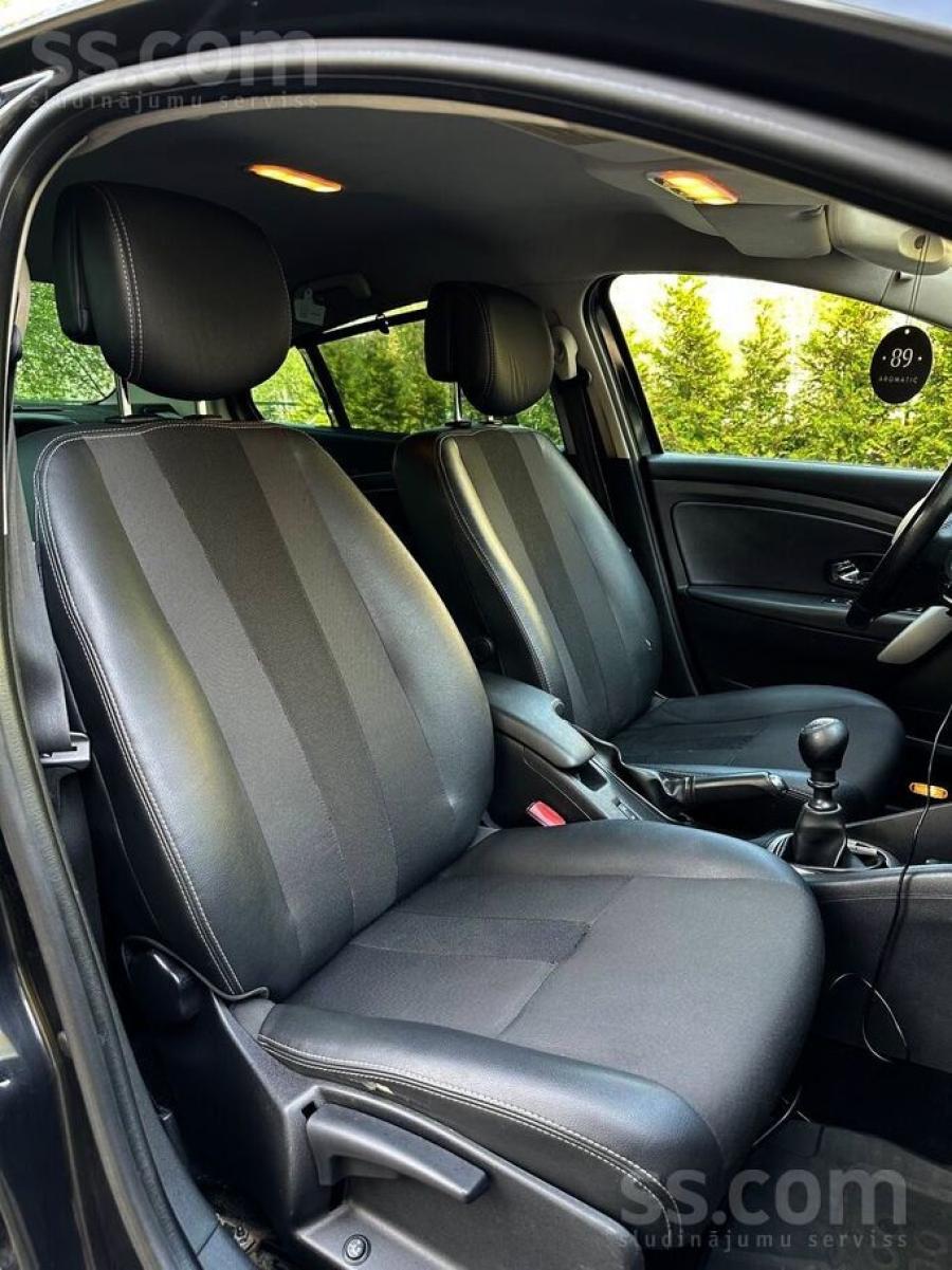 Melns Renault Fluence 2012 Rīga, ar dzinēja tilpumu 2.00 L un nobraukumu 318 tūkst. km par 3500 €, foto 14 vietnē AUTOMOTO.COM.LV