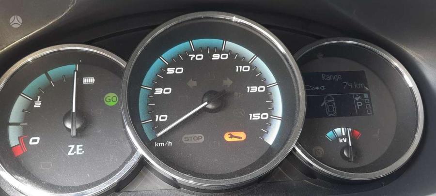 Zils Renault Fluence 2012 Viļņa, ar dzinēja tilpumu 0.00 L un nobraukumu 103 tūkst. km par 3200 €, foto 10 vietnē AUTOMOTO.COM.LV