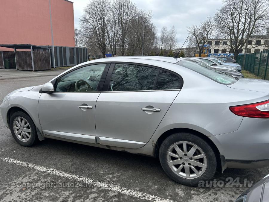 Grey Renault Fluence 2010 in Tallinn, with an engine capacity of 1.60 L and mileage of 105 thousand km for 3800 €, photo 3 on AUTOMOTO.COM.LV