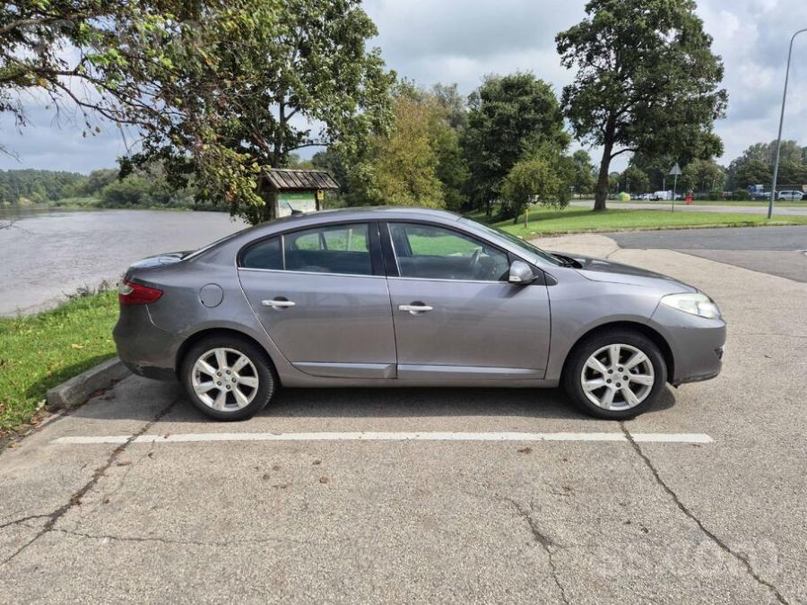 Grey Renault Fluence 2011 in Ogre, with an engine capacity of 2.00 L and mileage of 158 thousand km for 5900 €, photo 1 on AUTOMOTO.COM.LV