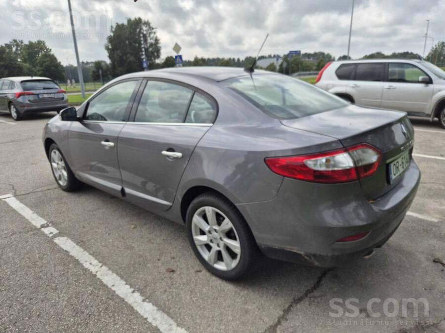 Grey Renault Fluence 2011 in Ogre, with an engine capacity of 2.00 L and mileage of 158 thousand km for 5900 €, photo 6 on AUTOMOTO.COM.LV