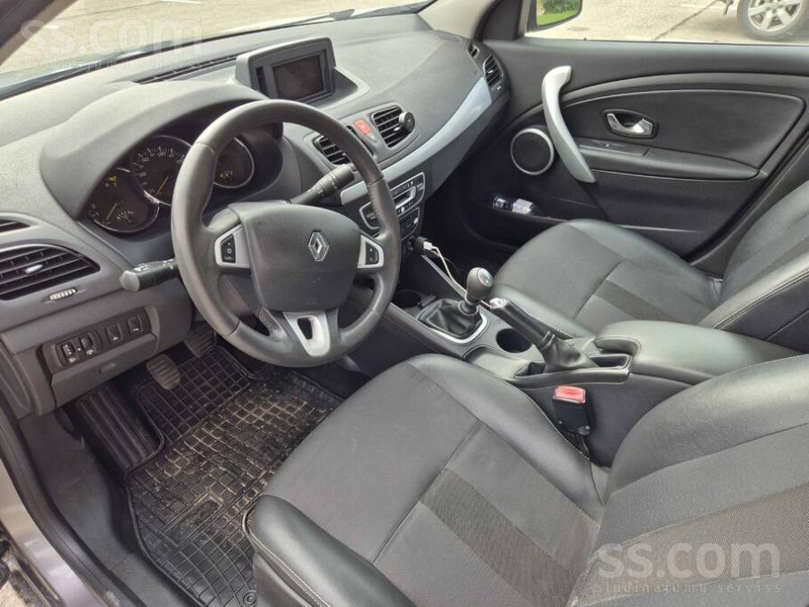 Grey Renault Fluence 2011 in Ogre, with an engine capacity of 2.00 L and mileage of 158 thousand km for 5900 €, photo 8 on AUTOMOTO.COM.LV