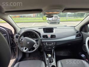 Grey Renault Fluence 2011 in Ogre, with an engine capacity of 2.00 L and mileage of 158 thousand km for 5900 €, photo 10 on AUTOMOTO.COM.LV