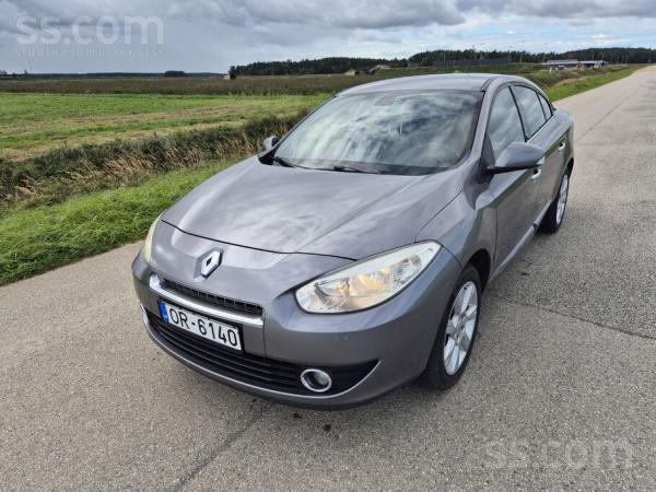 Pelēks Renault Fluence 2011 Rīga, ar dzinēja tilpumu 2.00 L un nobraukumu 158 tūkst. km par 4200 €, foto 1 vietnē AUTOMOTO.COM.LV