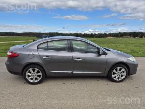 Pelēks Renault Fluence 2011 Rīga, ar dzinēja tilpumu 2.00 L un nobraukumu 158 tūkst. km par 4200 €, foto 4 vietnē AUTOMOTO.COM.LV