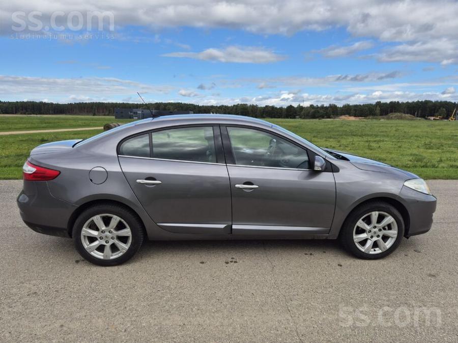 Pelēks Renault Fluence 2011 Rīga, ar dzinēja tilpumu 2.00 L un nobraukumu 158 tūkst. km par 4200 €, foto 4 vietnē AUTOMOTO.COM.LV
