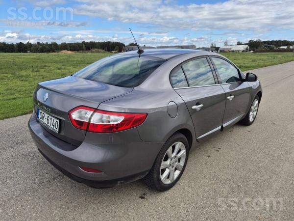 Pelēks Renault Fluence 2011 Rīga, ar dzinēja tilpumu 2.00 L un nobraukumu 158 tūkst. km par 4200 €, foto 5 vietnē AUTOMOTO.COM.LV