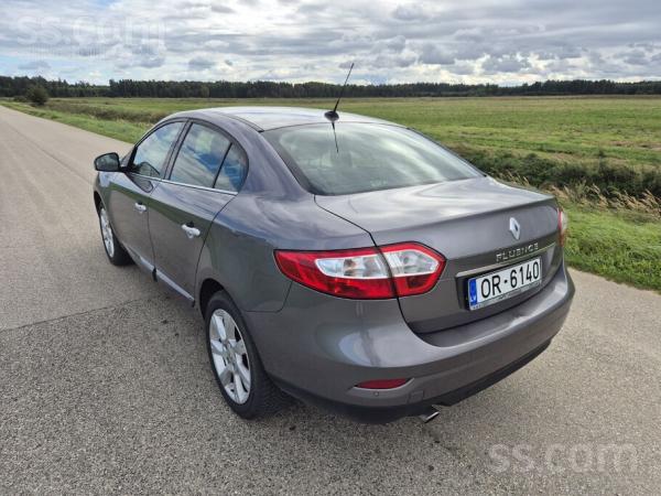 Pelēks Renault Fluence 2011 Rīga, ar dzinēja tilpumu 2.00 L un nobraukumu 158 tūkst. km par 4200 €, foto 6 vietnē AUTOMOTO.COM.LV